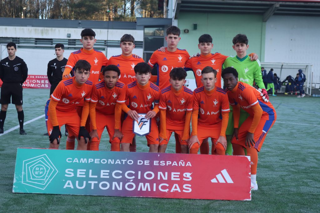 Leo Rico ‘on fire’: el portero le da la primera victoria a la Selecció ...