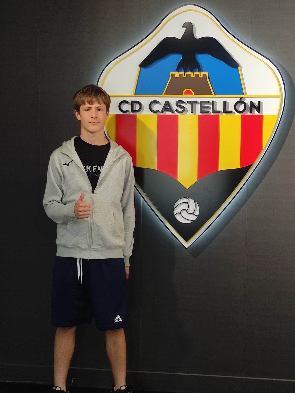 Alejandro Moya, jugador de CF Cracks, reforzará al CD Castellón ...