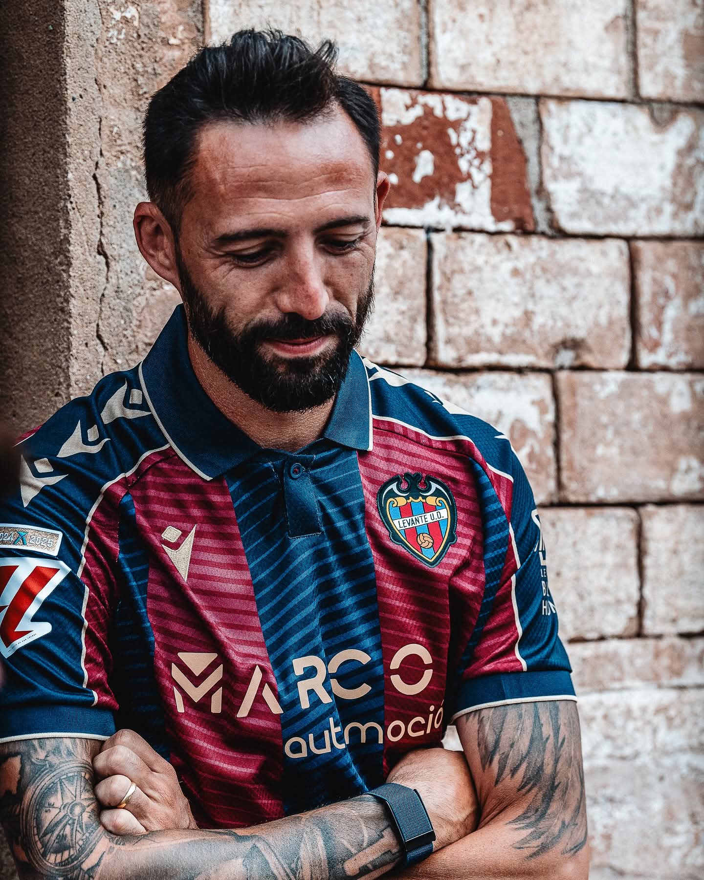 Nueva equipación del Levante UD para la temporada 2025/26 - Valencia Base